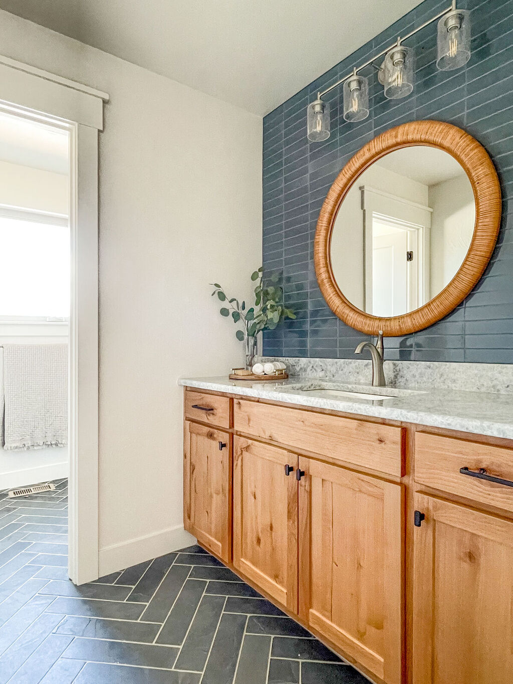 40 Eye-Catching Bathroom Accent Wall Ideas | Fireclay Tile