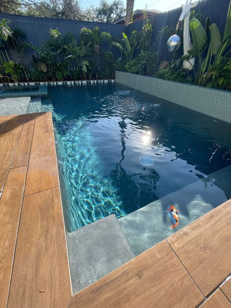 7 On-Trend Pool Tile Ideas for 2023 | Fireclay Tile