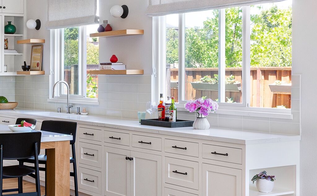 5 Tips to Borrow From This White Glass Tile Backsplash | Fireclay Tile