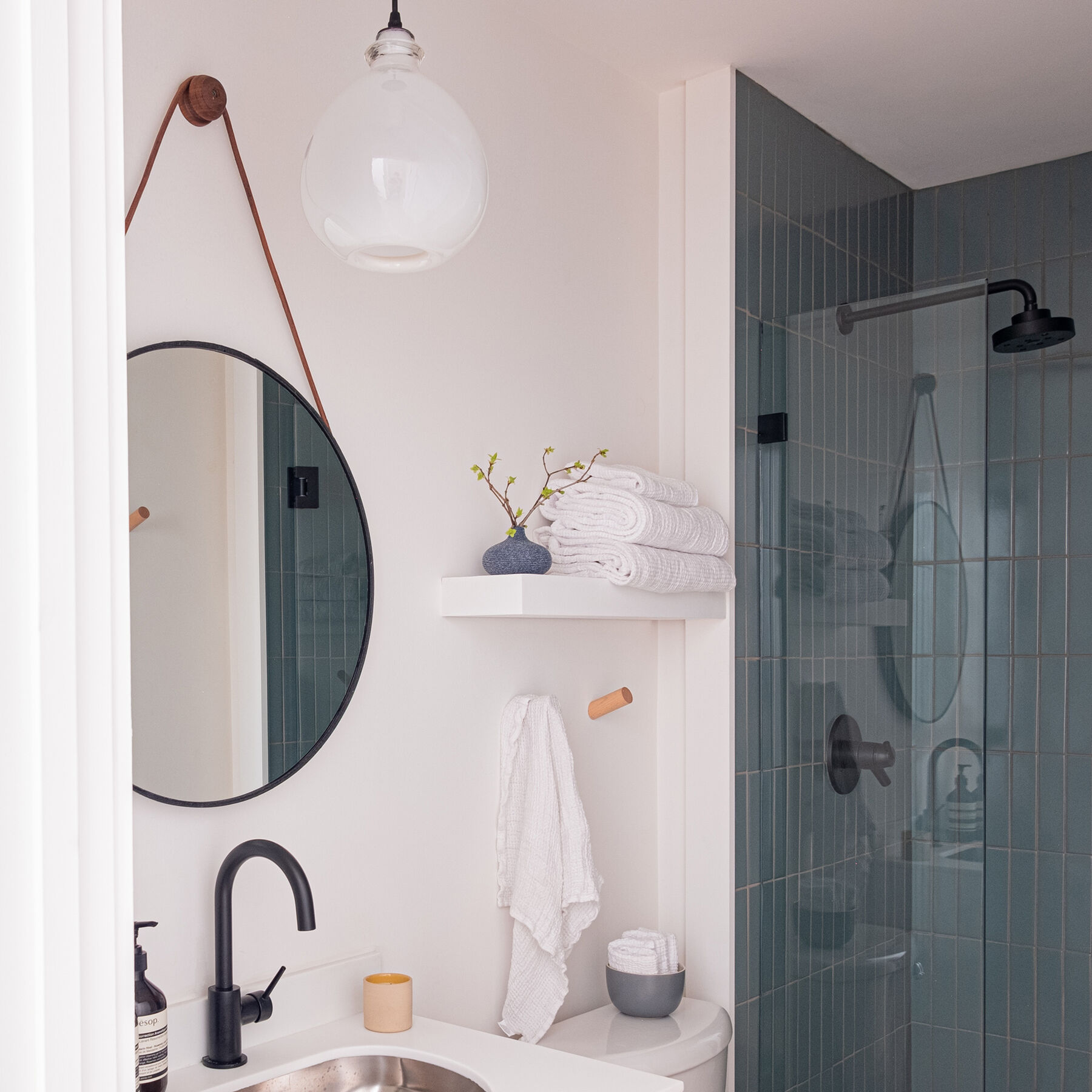 Hygge Supply: Flagstone Minimalist Bathroom | Fireclay Tile