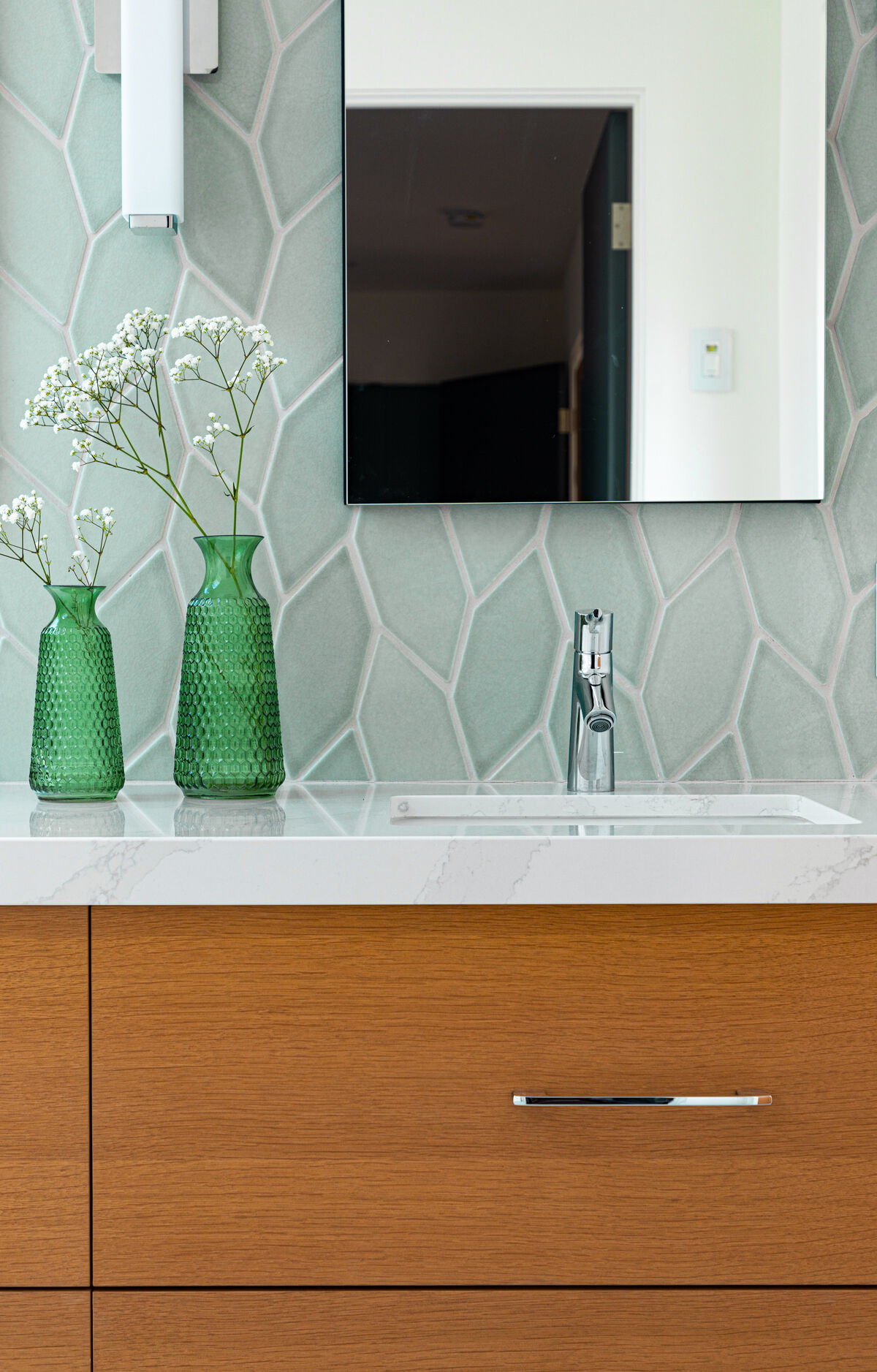 Salton Sea Picket Braid Bathroom | Fireclay Tile