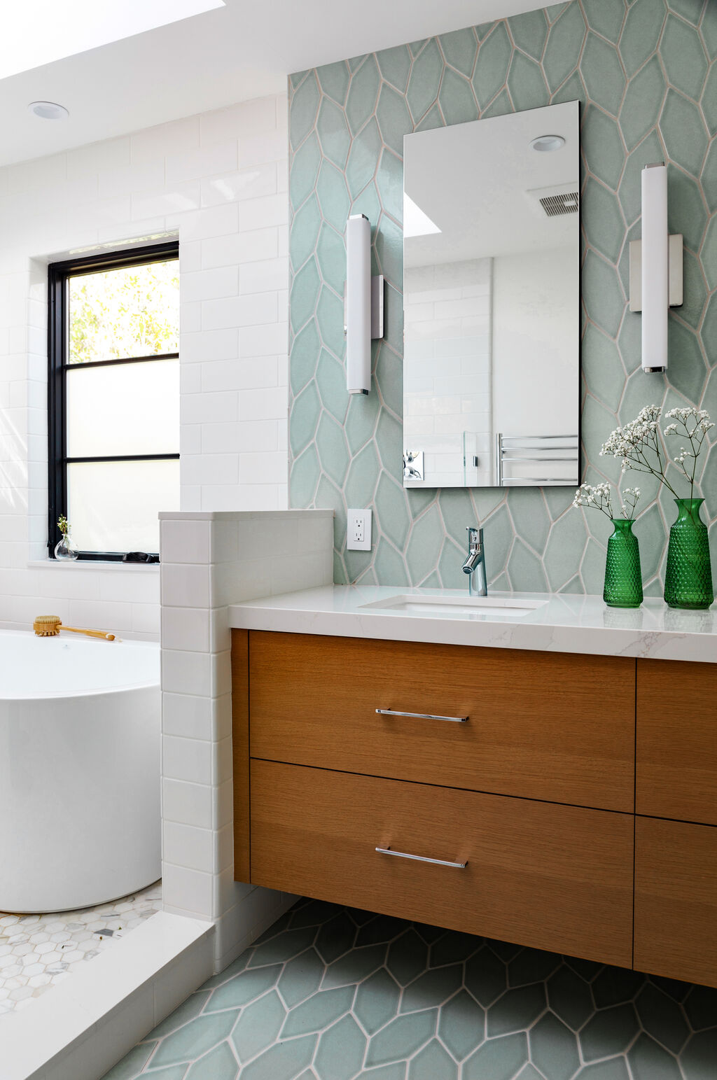 Salton Sea Picket Braid Bathroom | Fireclay Tile