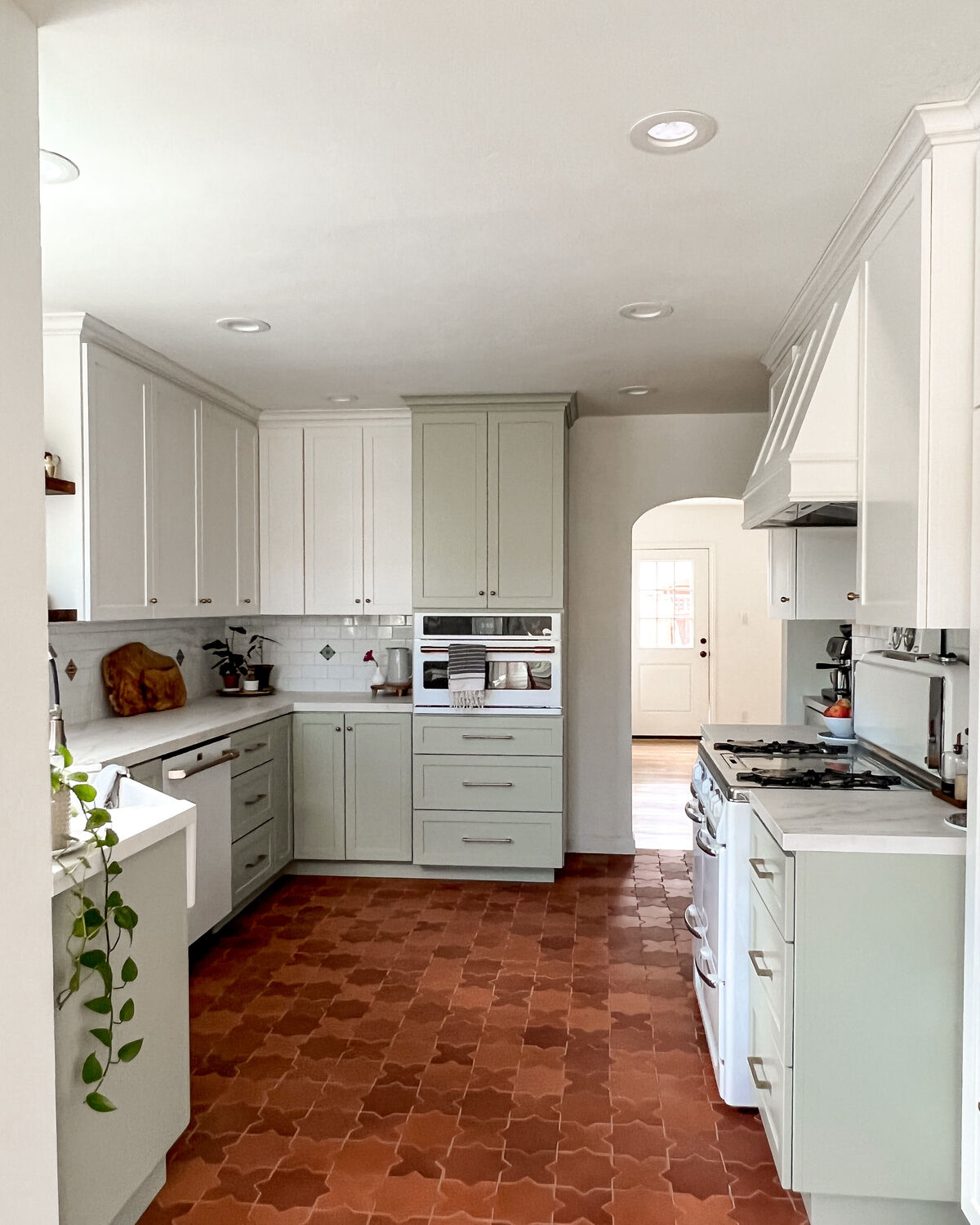 Antique Star and Cross Kitchen Floor | Fireclay Tile