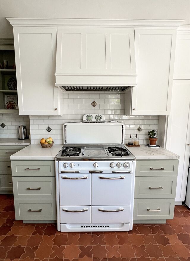 Antique Star and Cross Kitchen Floor | Fireclay Tile