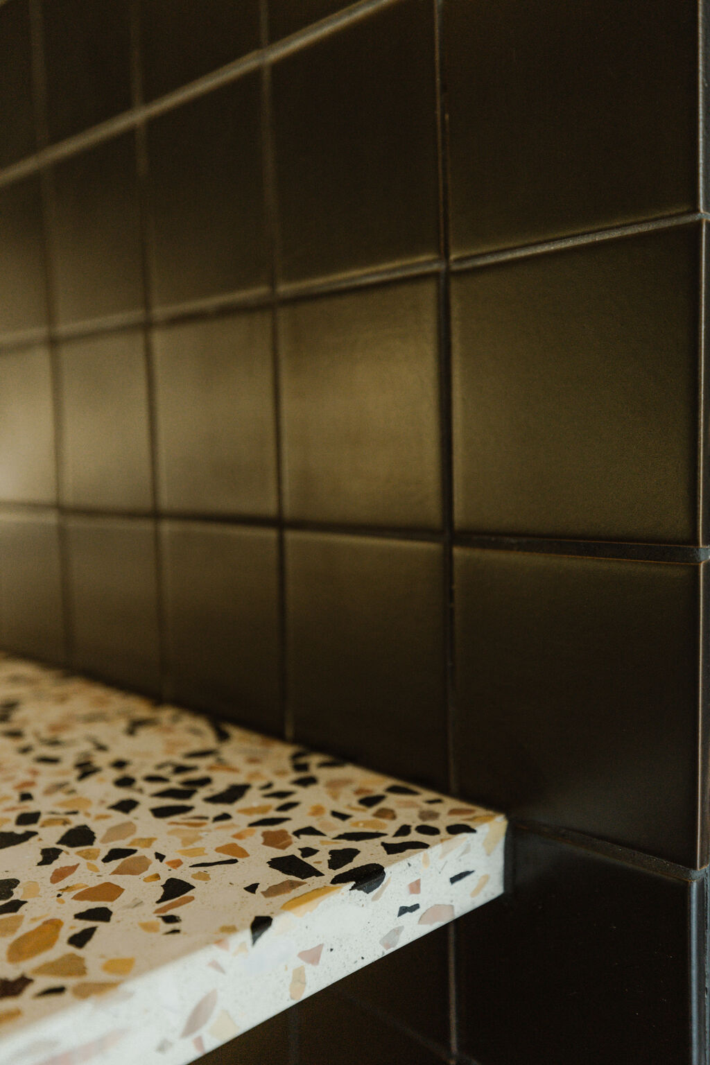 Mango Street Midcentury Kitchen Accent Wall | Fireclay Tile