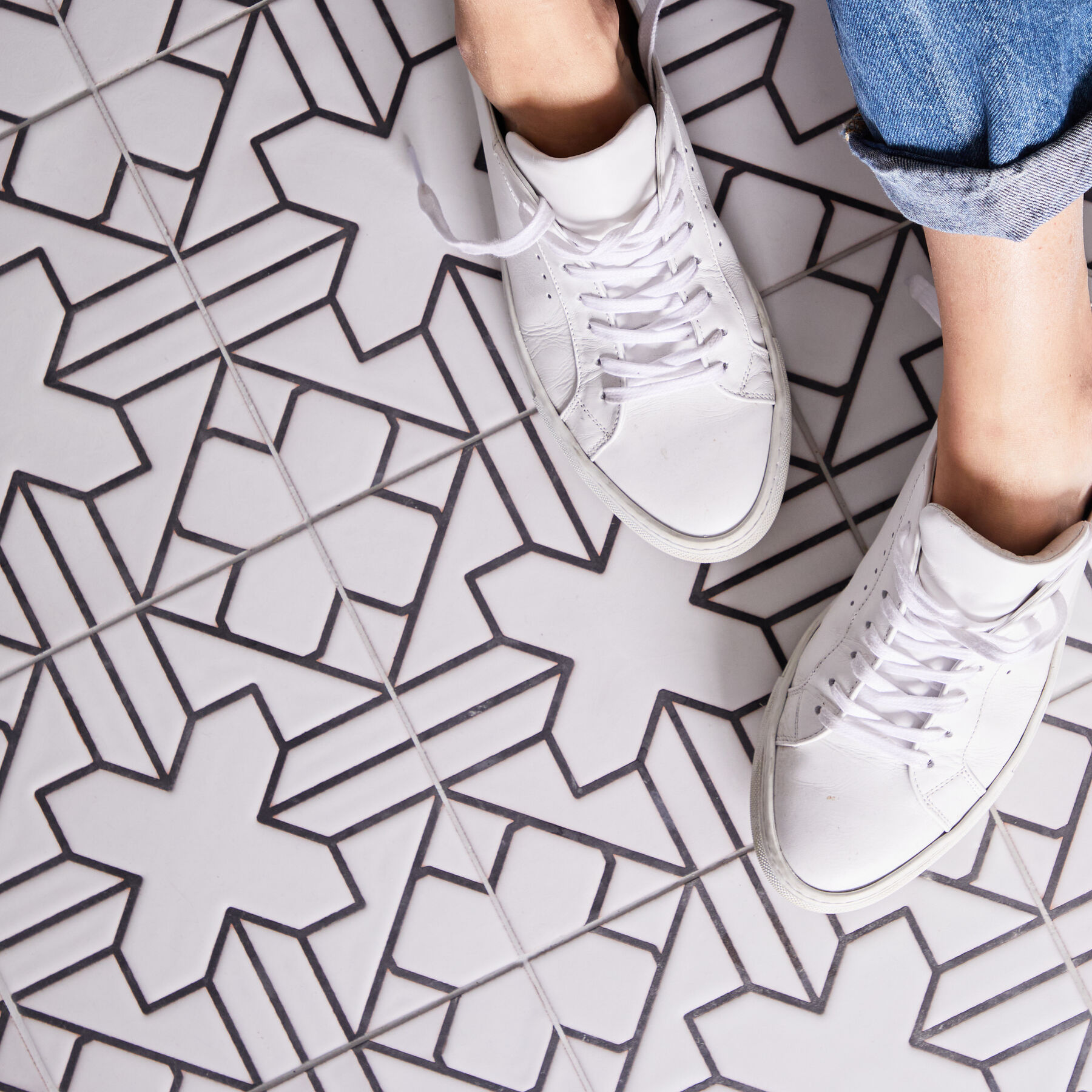 Kim Raver: Kasbah Trellis & Subway Tile Bathroom | Fireclay Tile