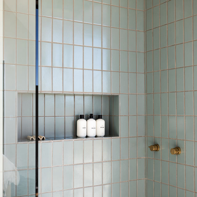 Poppy Ranch: Flagstone Primary Bathroom | Fireclay Tile