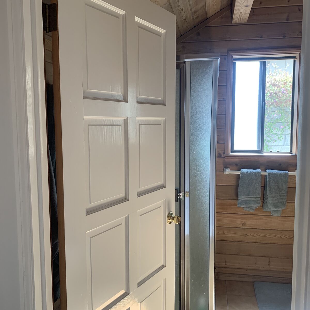 Rae Rockwell: Cantara Mojave Brick Primary Bathroom | Fireclay Tile