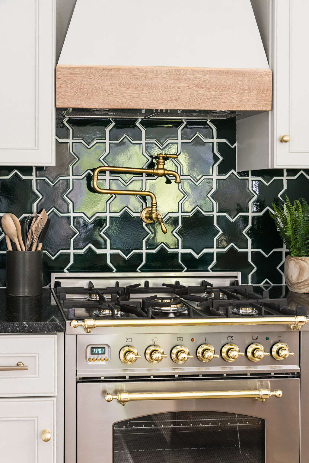 MegMade: Evergreen Large Star & Cross Kitchen | Fireclay Tile