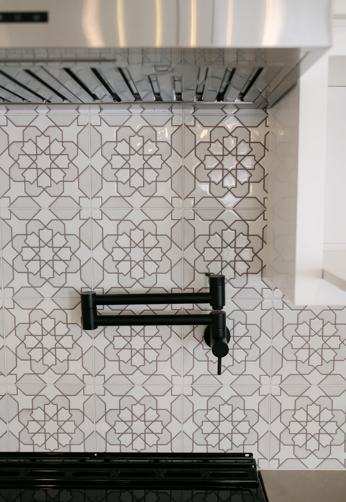 Handpainted Sintra Kitchen Backsplash | Fireclay Tile
