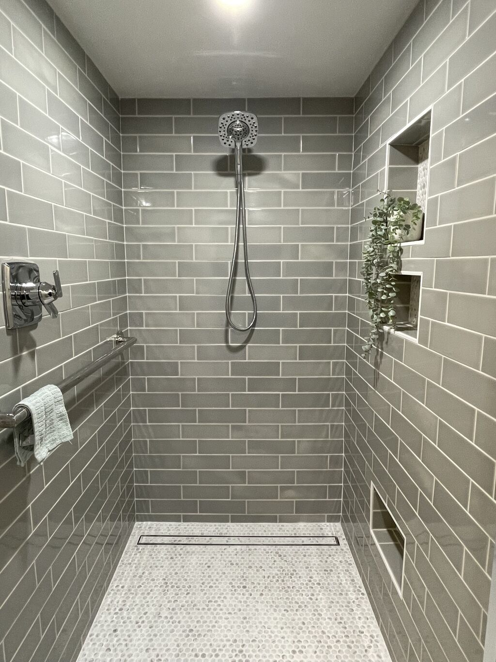 Puget Sound Modern Shower | Fireclay Tile