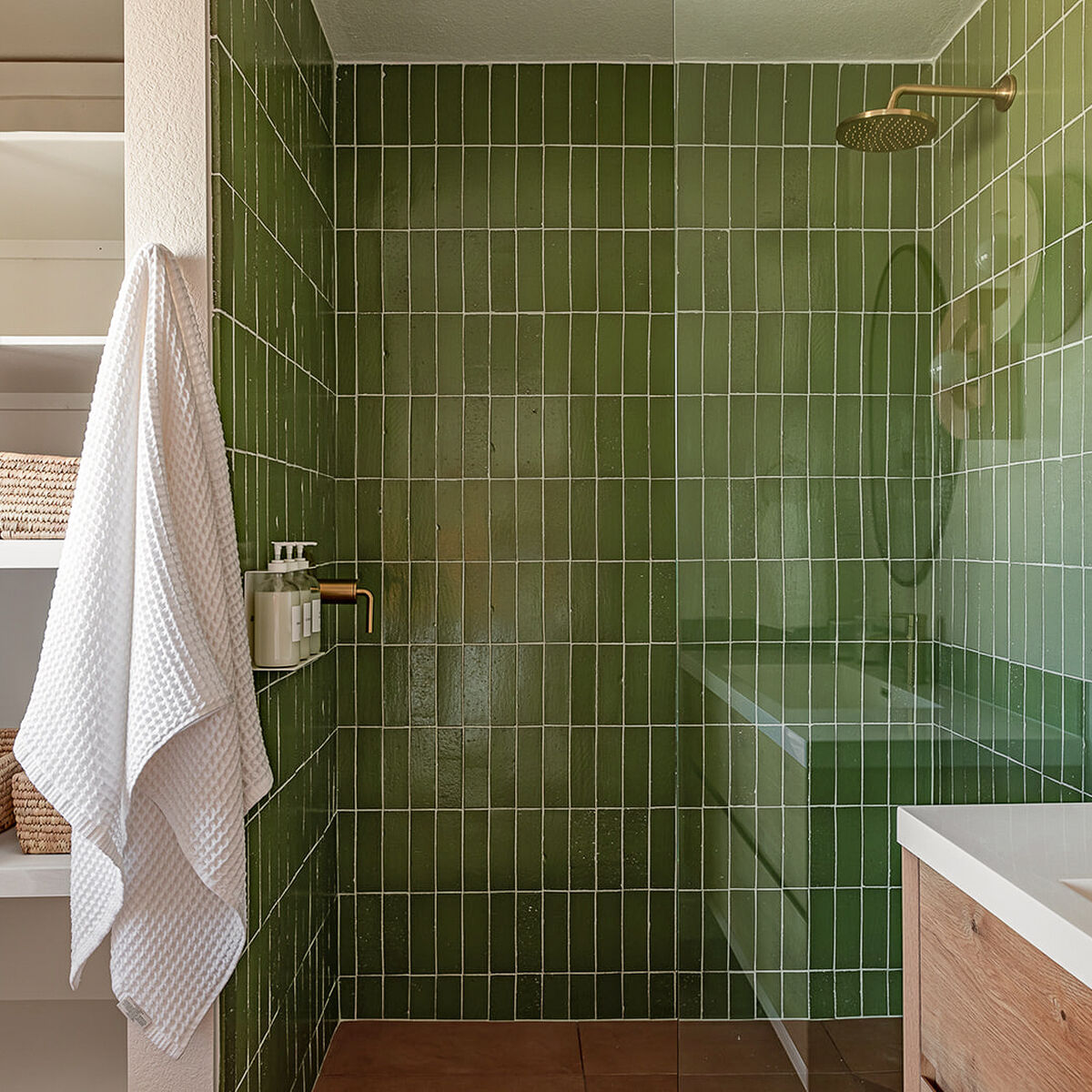 Green Mountains Brick Bathroom | Fireclay Tile