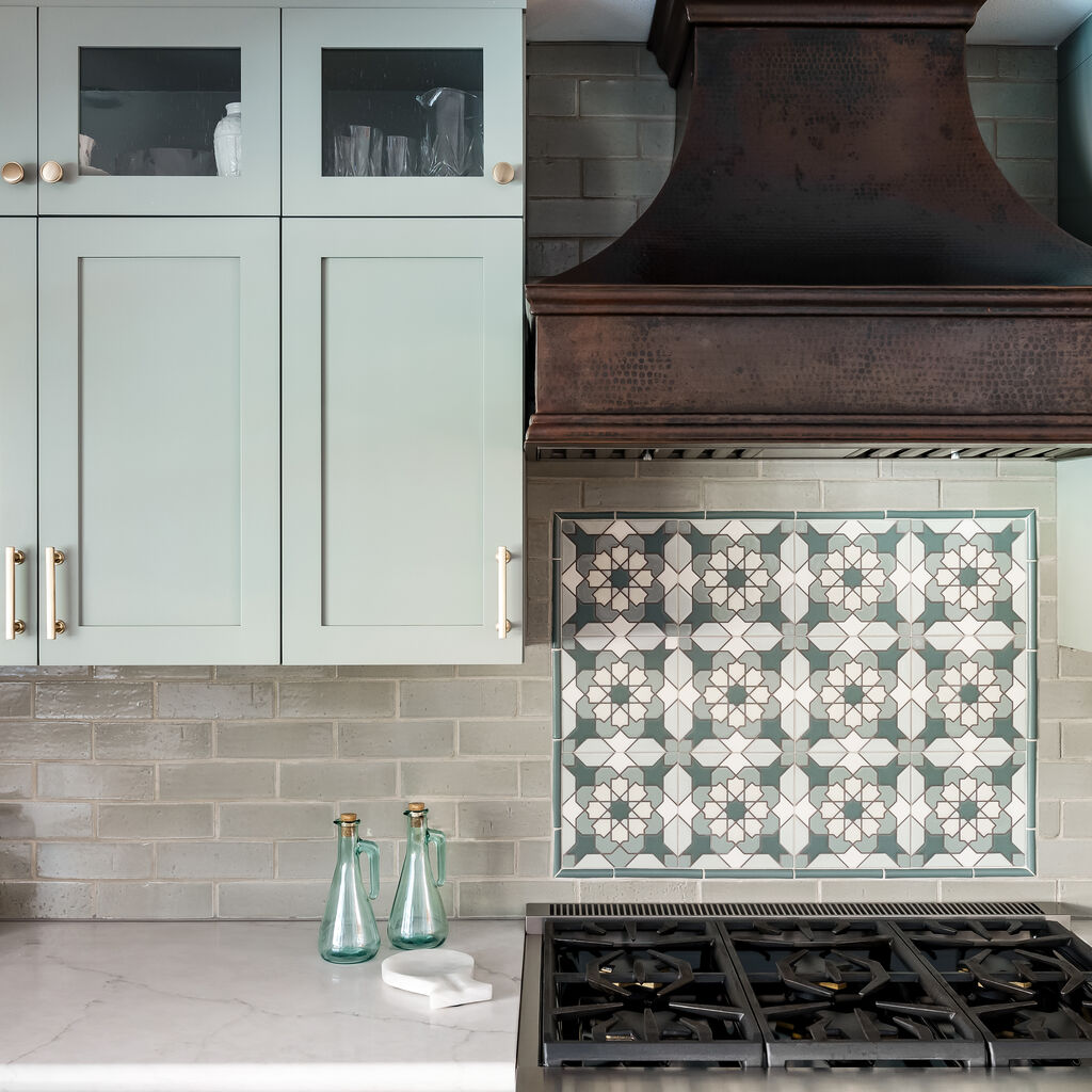 Elk Brick Kitchen Backsplash with Sintra Range Accent | Fireclay Tile