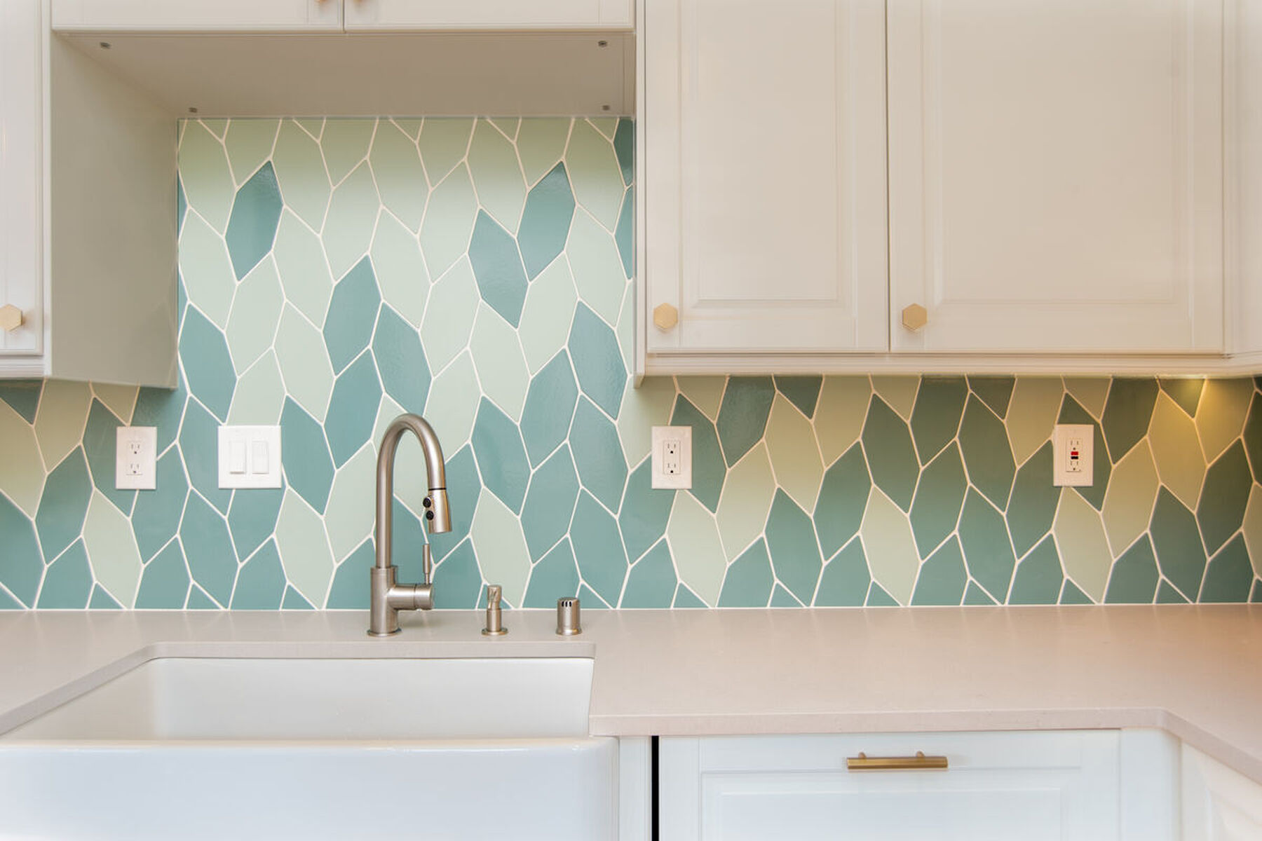 The Picket Tile Backsplash, 4 Spectacular Ways | Fireclay Tile