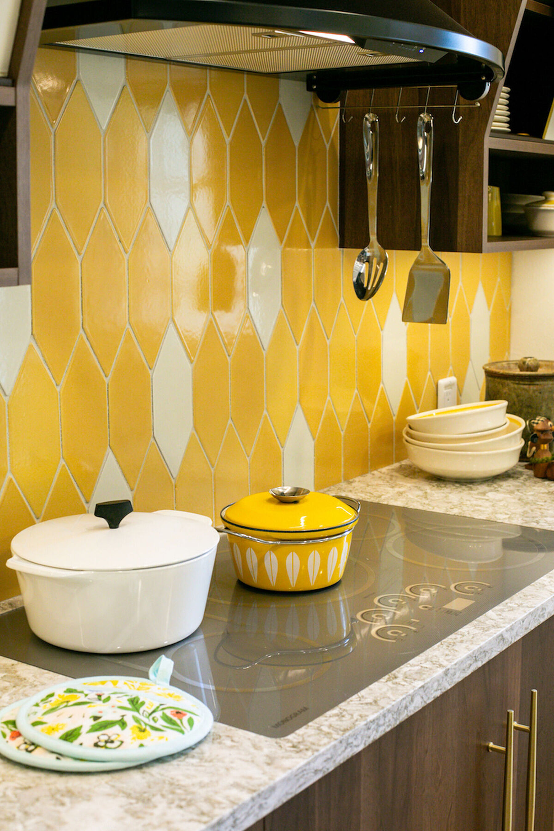 The Picket Tile Backsplash, 4 Spectacular Ways | Fireclay Tile