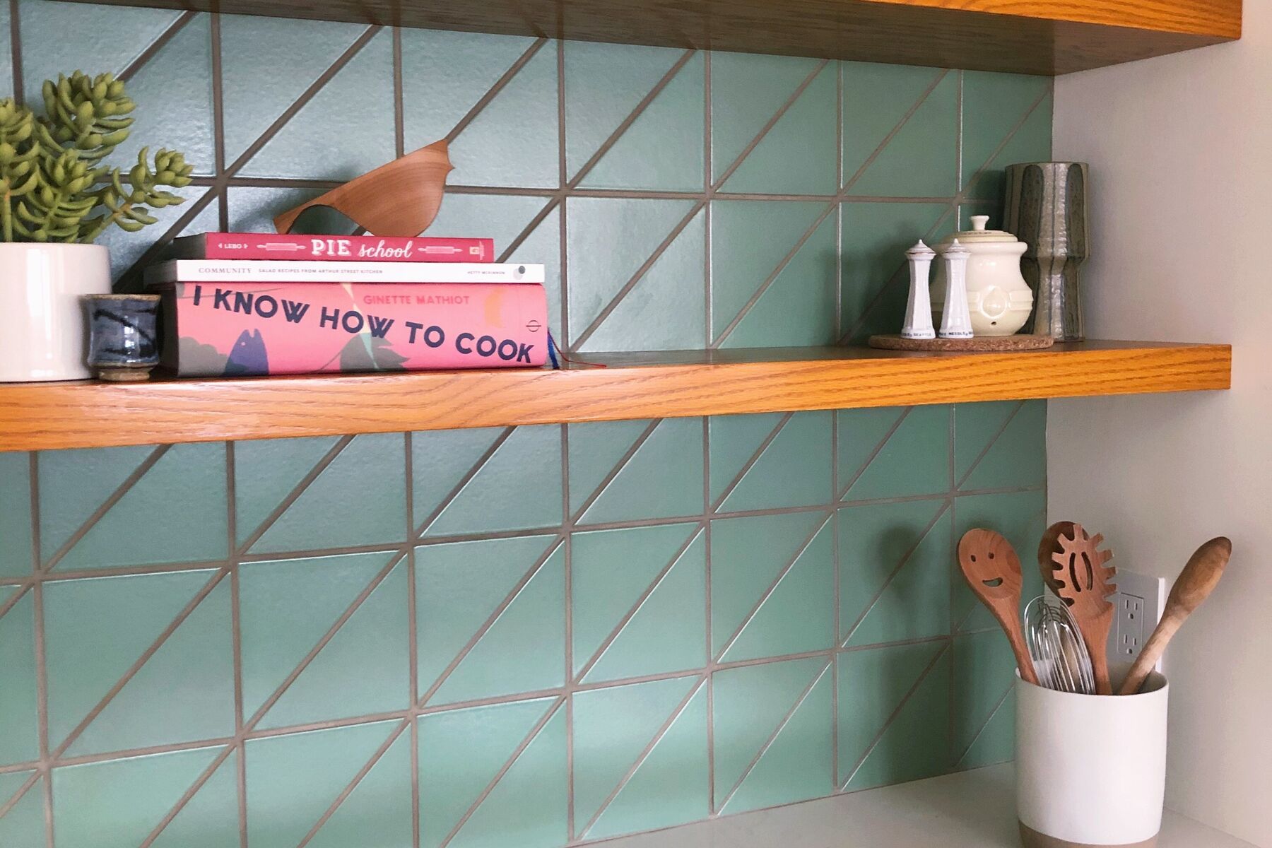 Triangle Straight Set Pattern (Original Ceramic Tile) | Fireclay Tile