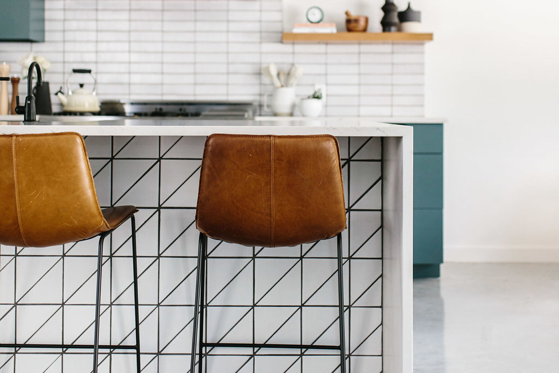 Triangle Straight Set Pattern (Original Ceramic Tile) | Fireclay Tile