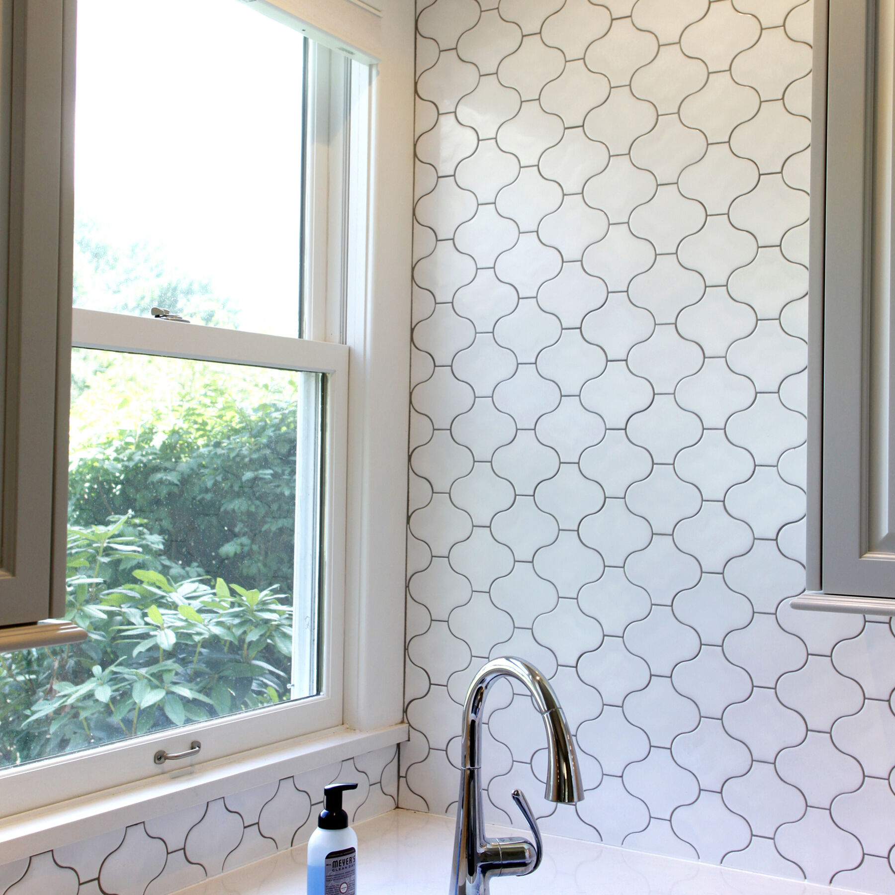 Playful Paseo Tile Kitchen | Fireclay Tile