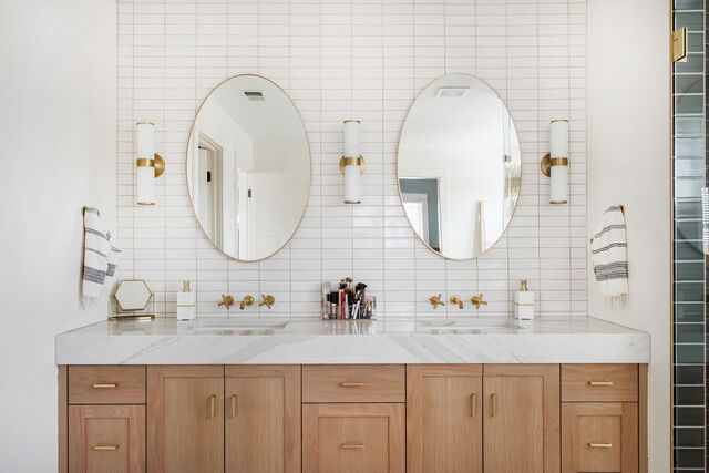 Two-Tone Master Bath | Fireclay Tile