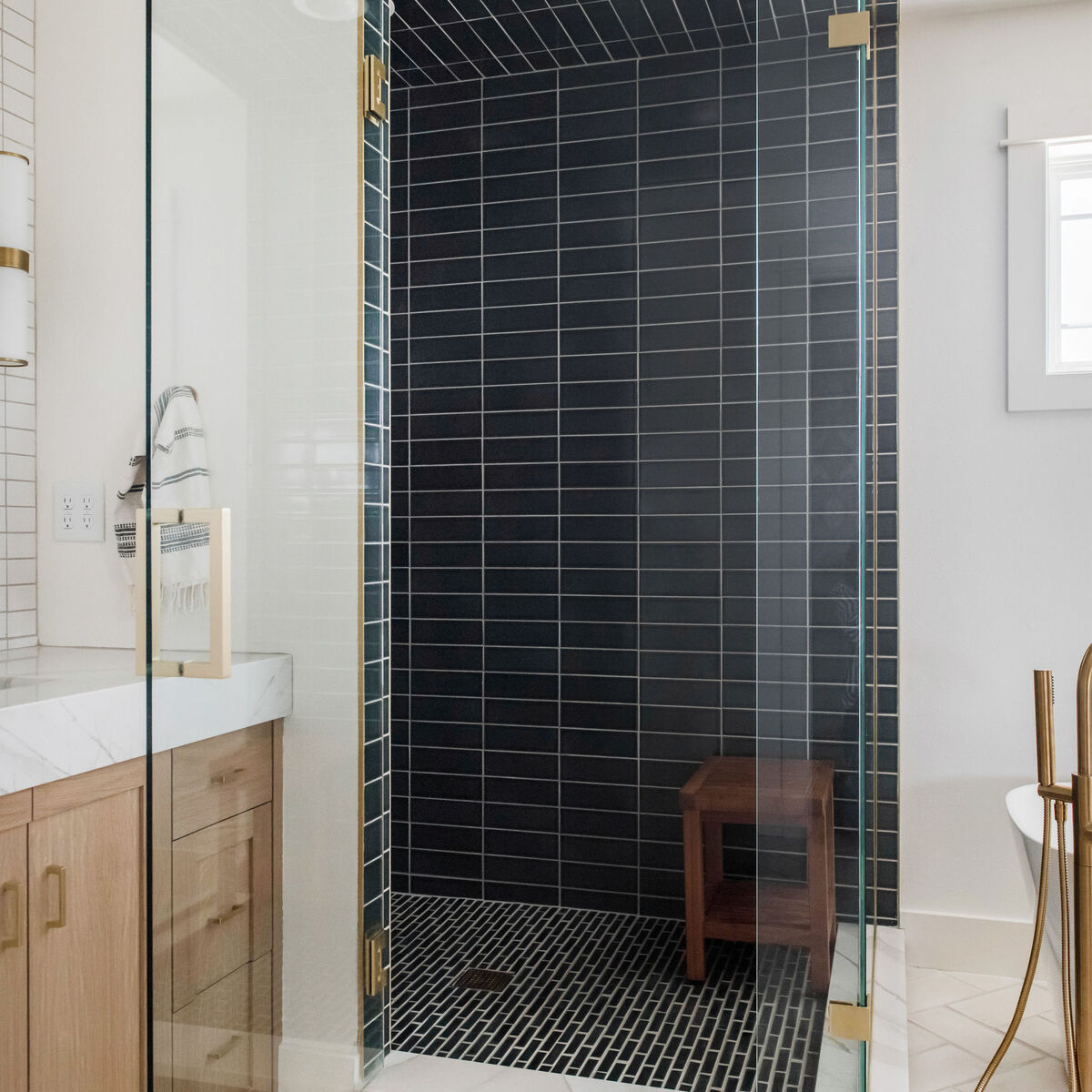 Two-Tone Master Bath | Fireclay Tile