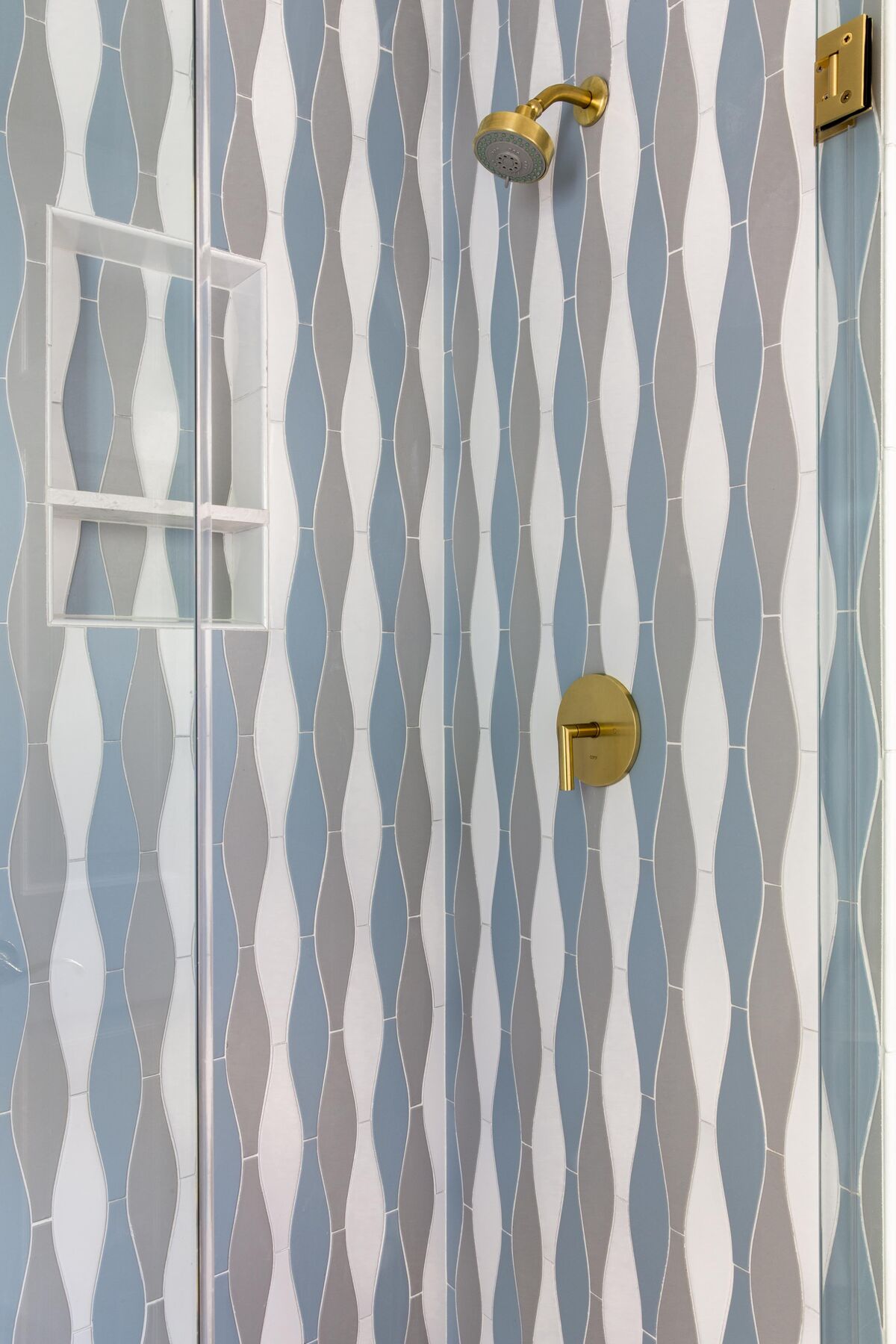 Wave Blend Shower | Fireclay Tile