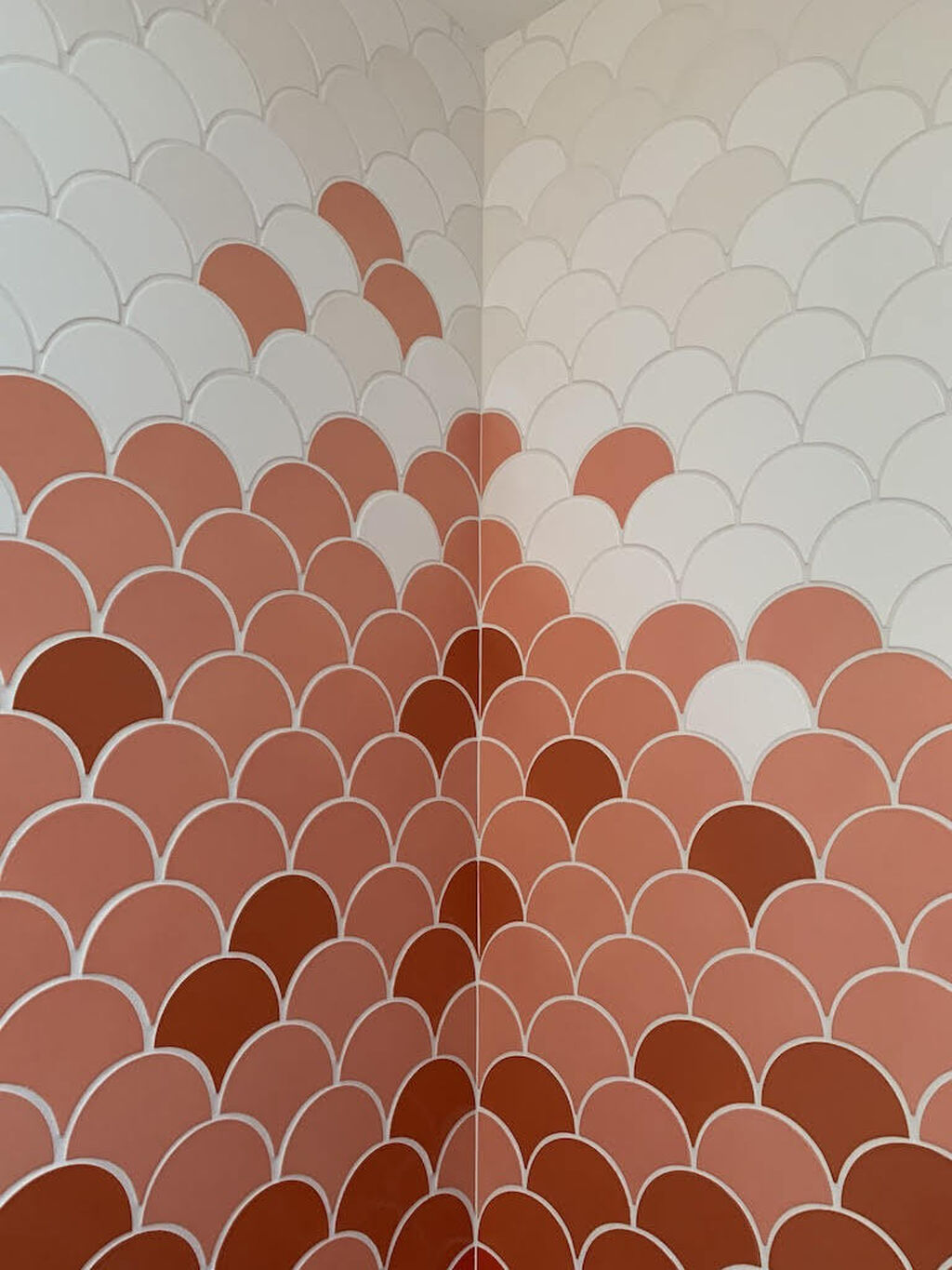 Ombre-Style Scalloped Tile Tub Surround | Fireclay Tile