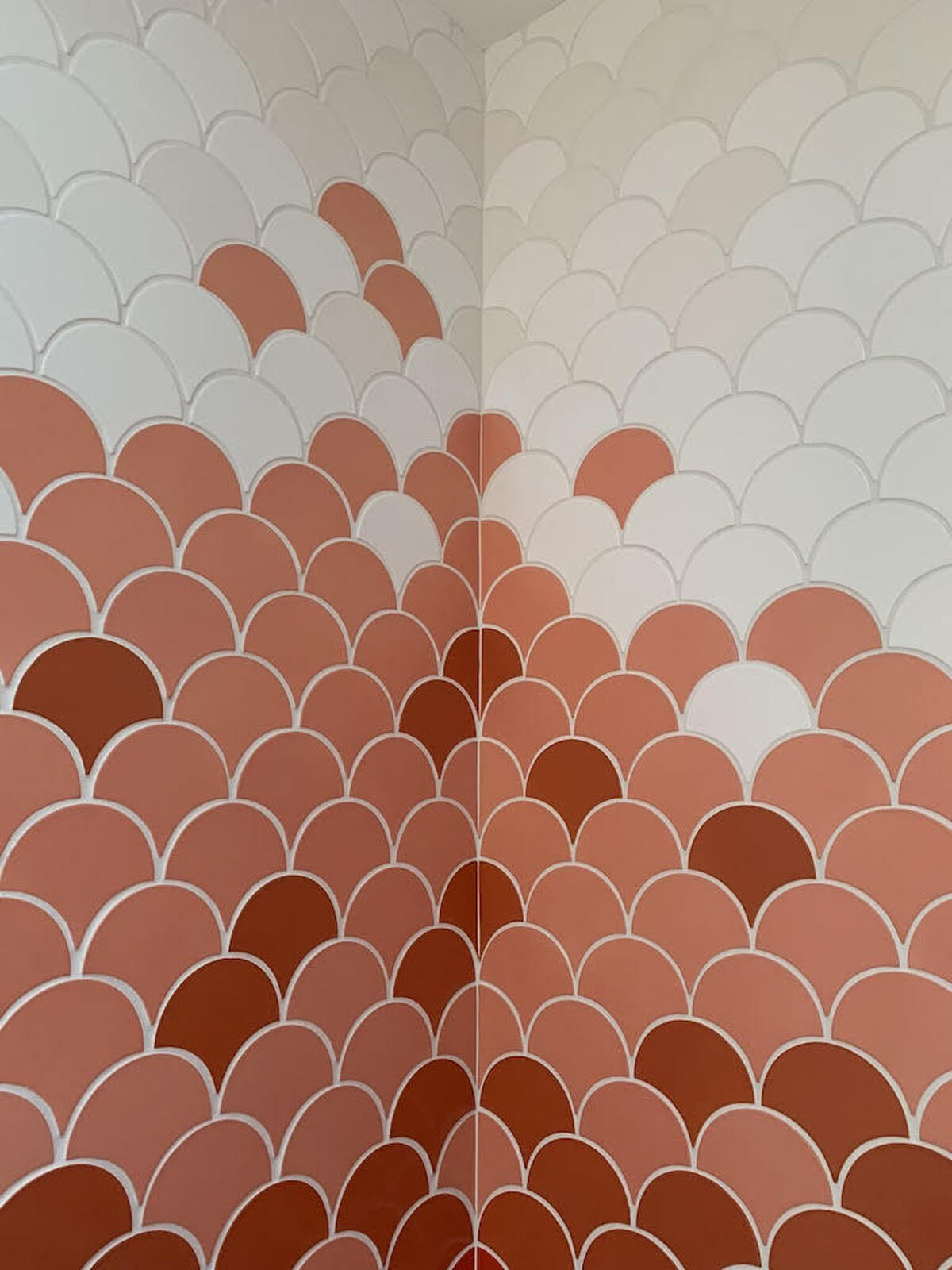 Ombre-Style Scalloped Tile Tub Surround | Fireclay Tile