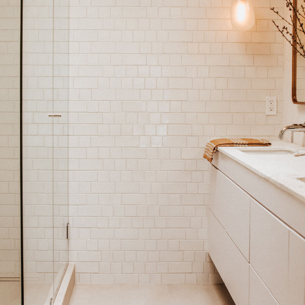 Zuhause: White Bathroom Tiles | Fireclay Tile | Fireclay Tile