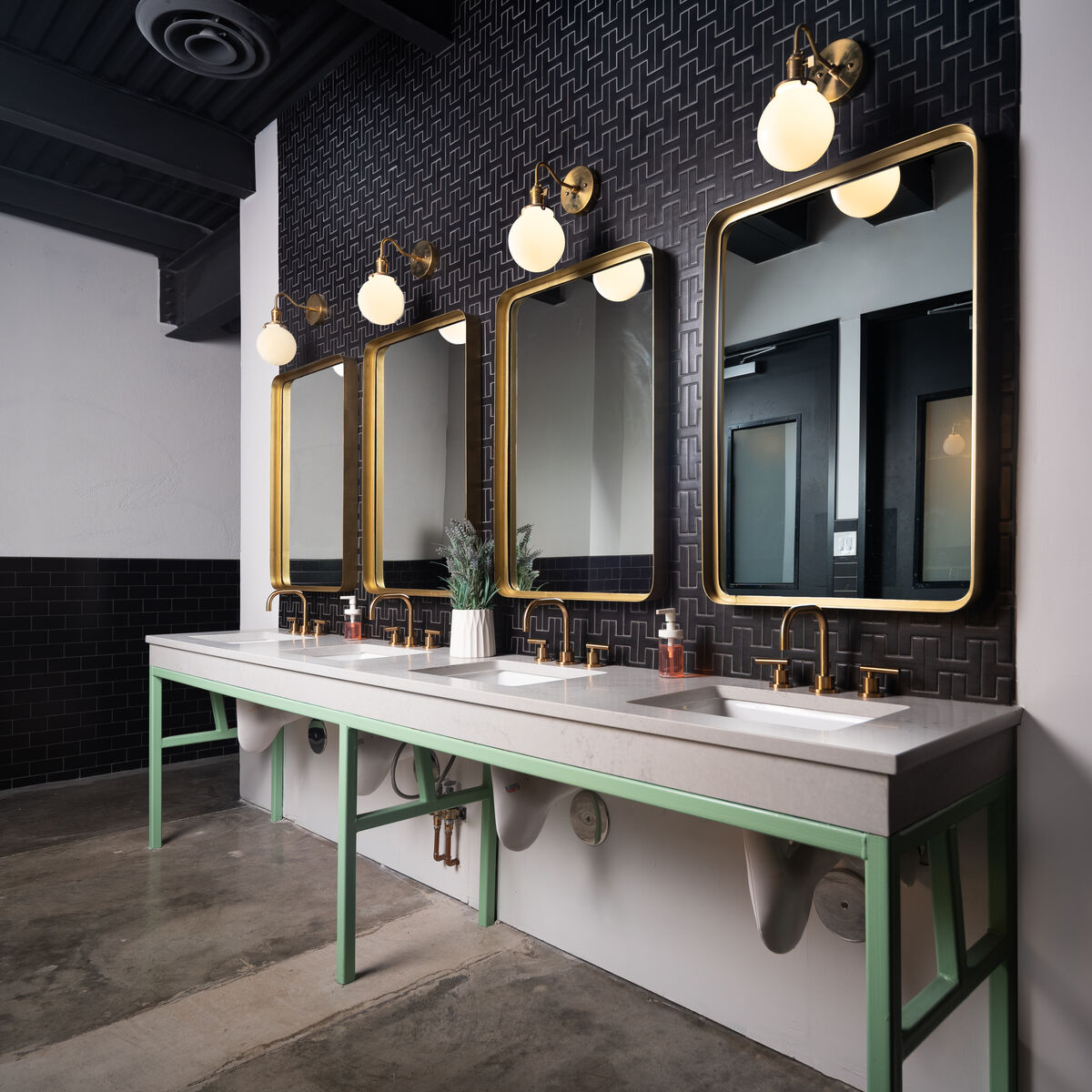 Sock Club Chaine Homme Office Sink Area Tile | Fireclay Tile