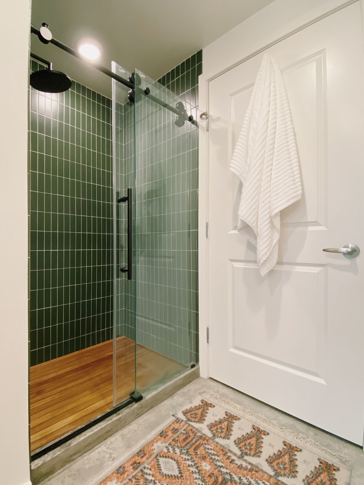 Hunter Green Contemporary Bathroom | Fireclay Tile