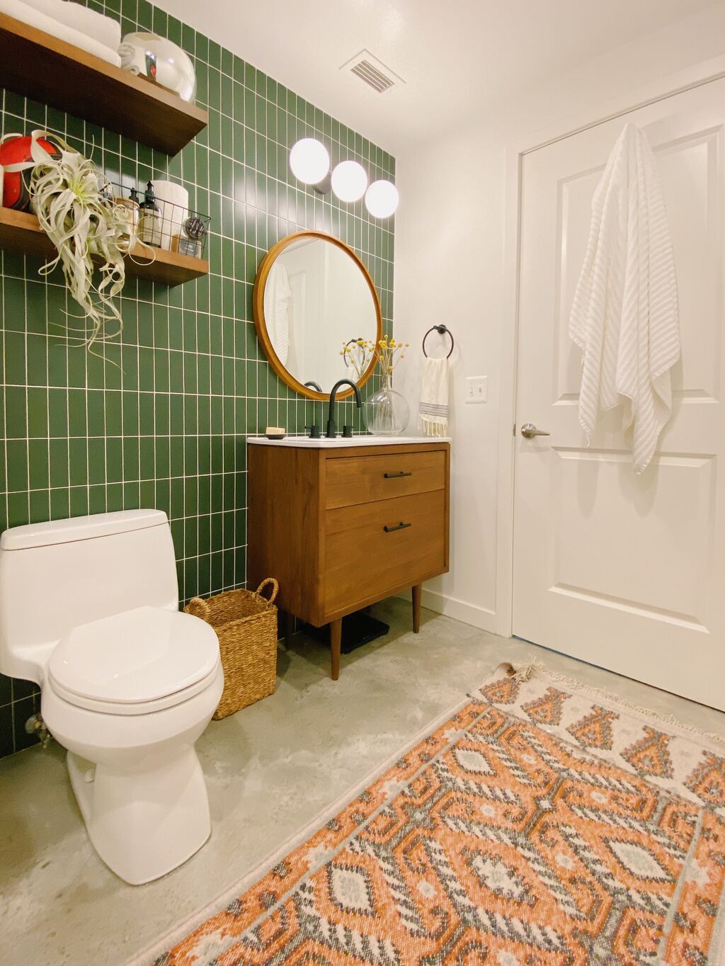 Hunter Green Contemporary Bathroom | Fireclay Tile