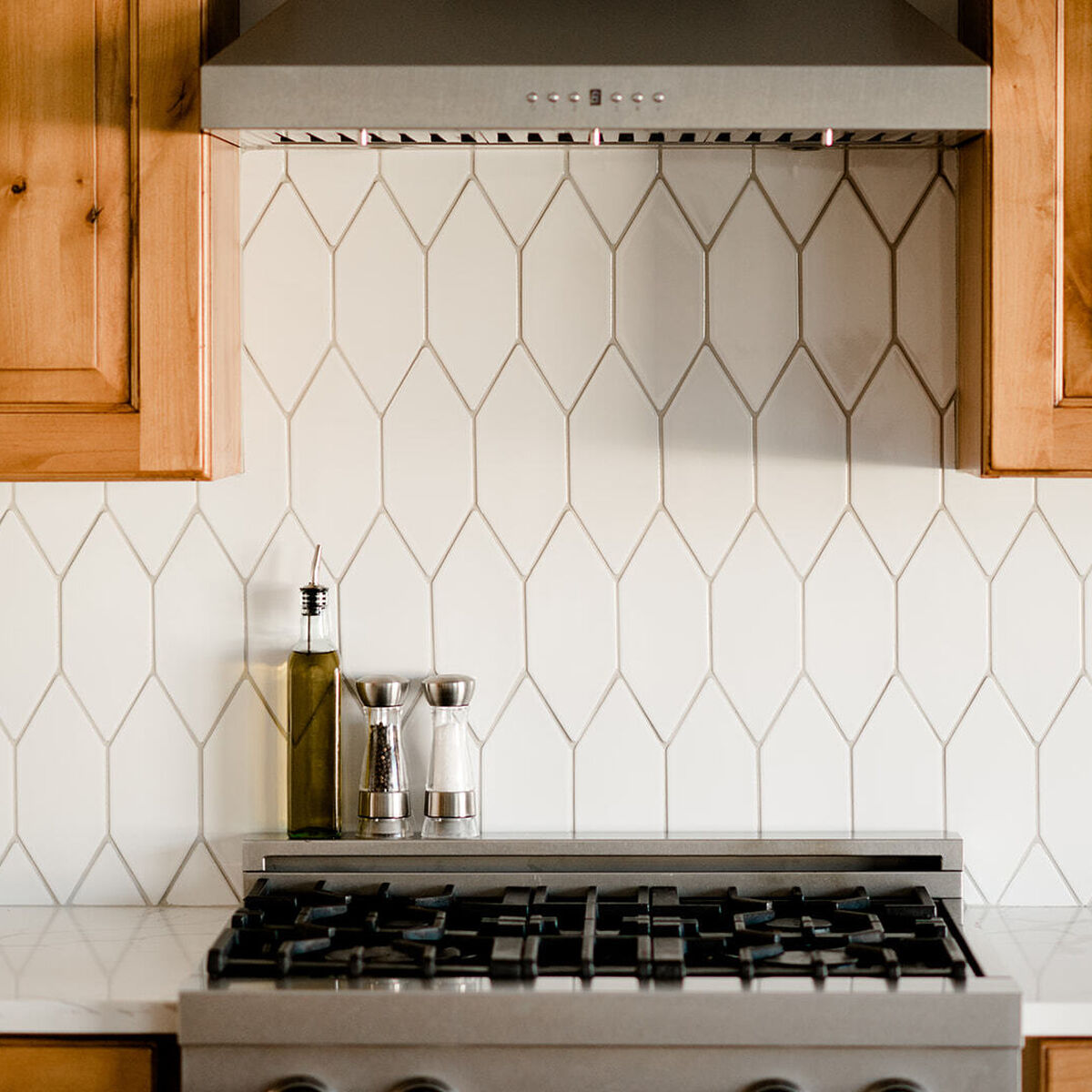 White Wash Picket Kitchen Backsplash | Fireclay Tile