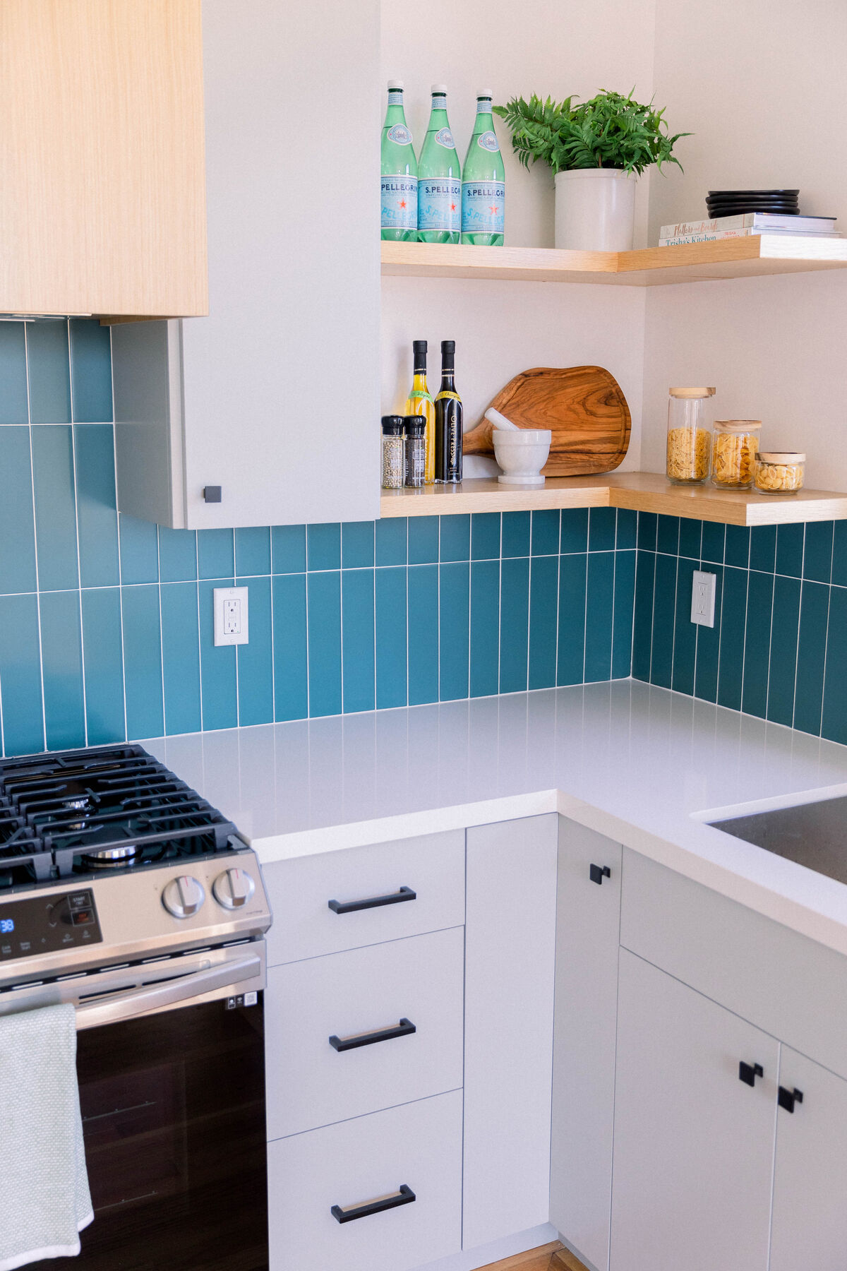 Joy Street Design: Matte Glass Backsplash | Fireclay Tile