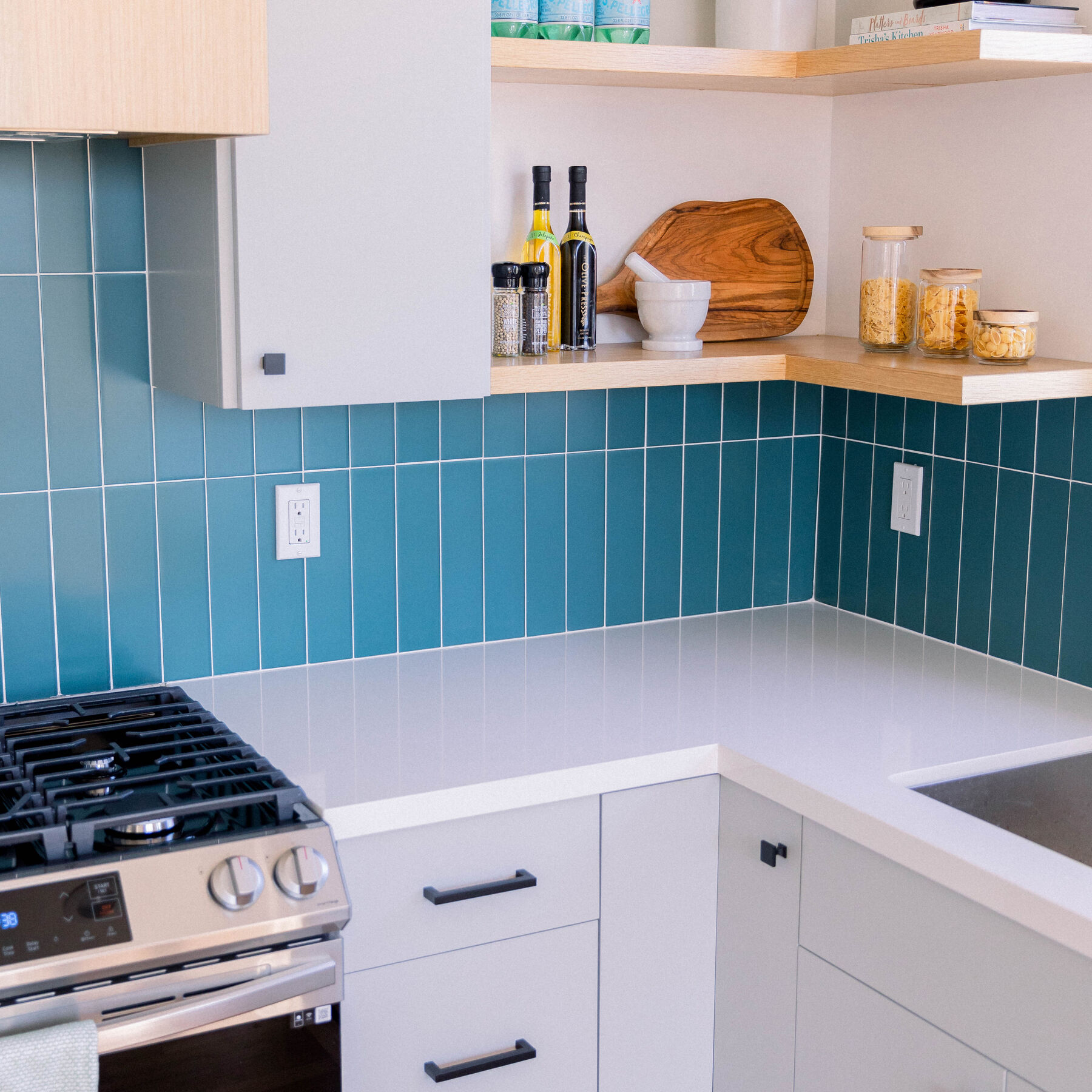 Joy Street Design: Matte Glass Backsplash | Fireclay Tile