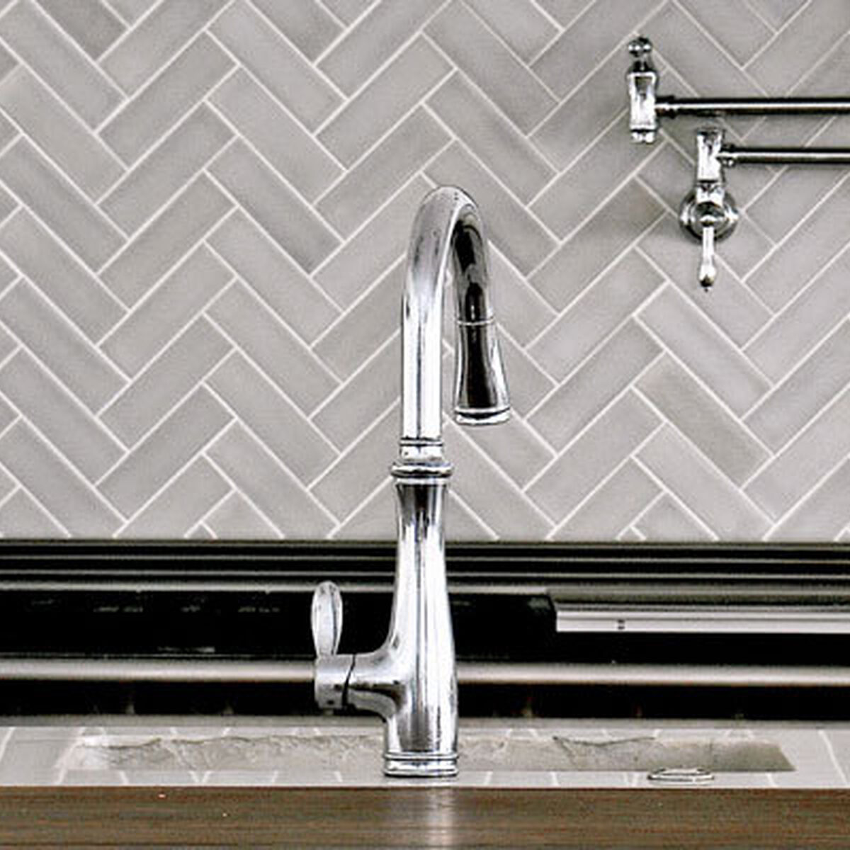 Herringbone Pattern (Original Ceramic Tile) | Fireclay Tile