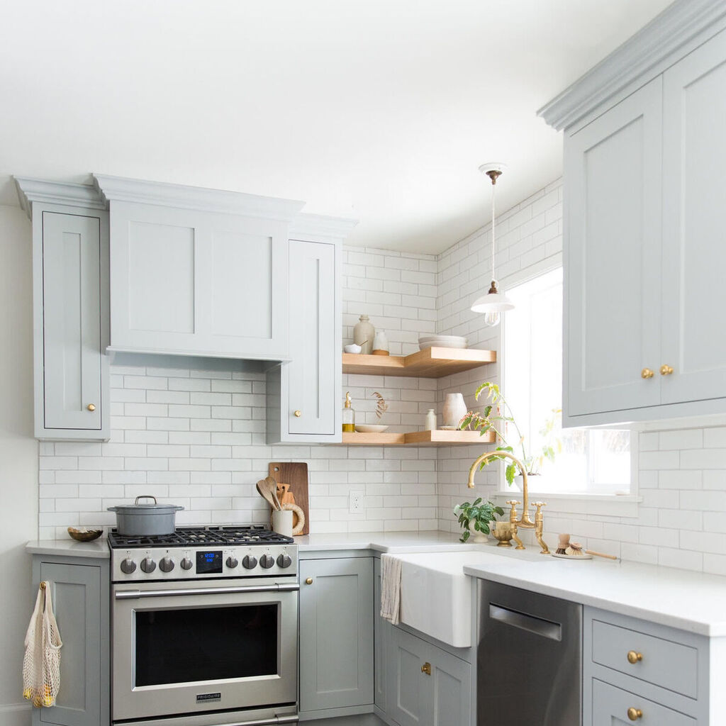20 White Brick Backsplash Ideas That Add Timeless… | Fireclay Tile