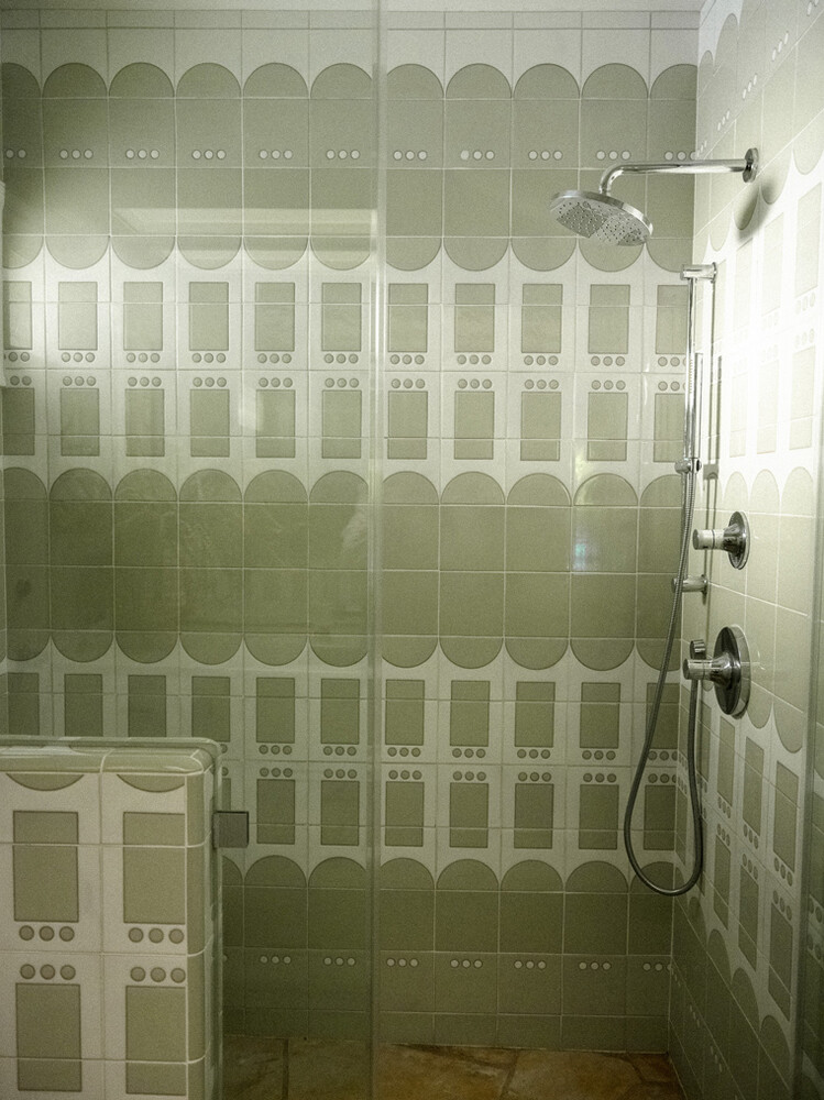 Beak | Trim | Fireclay Tile