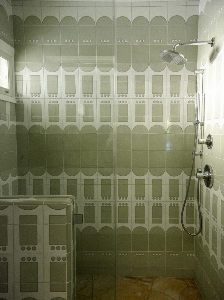 Beak | Trim | Fireclay Tile